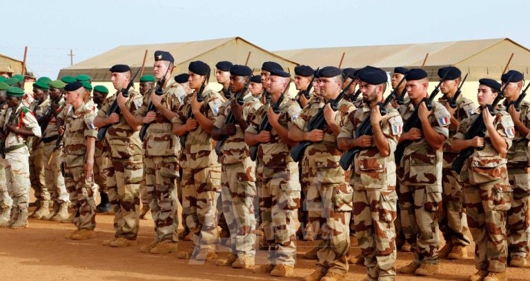 Le Mali veut revoir les accords de défense avec la France - AL24 News
