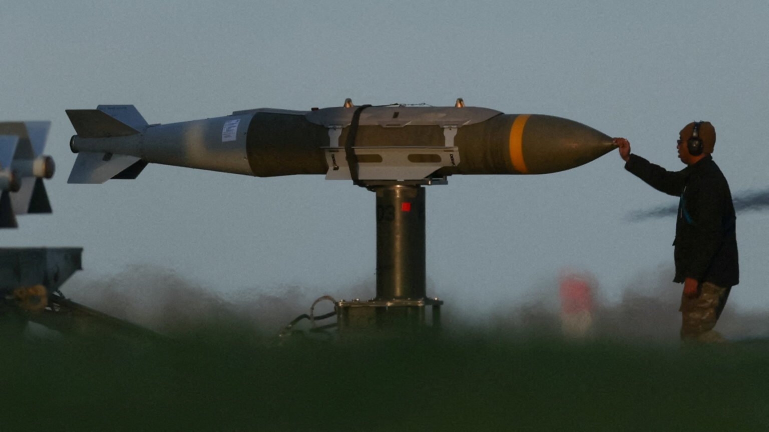 Swiss Will Not Export War Materiel to US During Mideast Conflict - AL24 ...